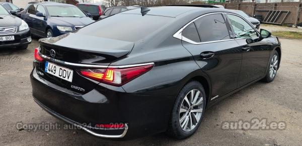 Black Lexus ES 2020 in Tallinn, with an engine capacity of 2.50 L and mileage of 270 thousand km for 26250 €, photo 7 on AUTOMOTO.COM.LV