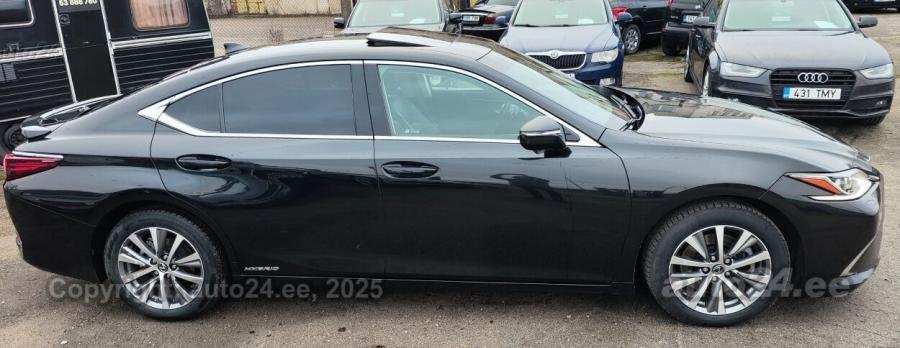 Black Lexus ES 2020 in Tallinn, with an engine capacity of 2.50 L and mileage of 270 thousand km for 26250 €, photo 8 on AUTOMOTO.COM.LV
