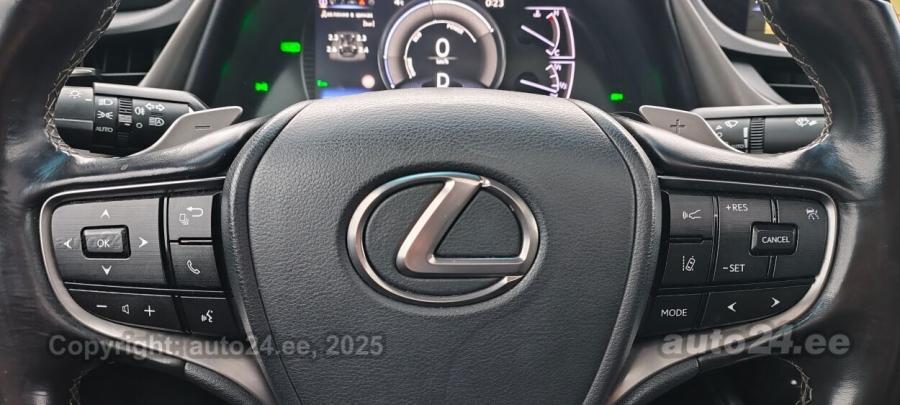 Black Lexus ES 2020 in Tallinn, with an engine capacity of 2.50 L and mileage of 270 thousand km for 26250 €, photo 17 on AUTOMOTO.COM.LV