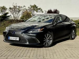 Melns Lexus ES 2020 Rīga, ar dzinēja tilpumu 2.50 L un nobraukumu 121 tūkst. km par 27590 €, foto  vietnē AUTOMOTO.COM.LV