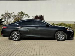 Melns Lexus ES 2020 Rīga, ar dzinēja tilpumu 2.50 L un nobraukumu 121 tūkst. km par 27590 €, foto 5 vietnē AUTOMOTO.COM.LV