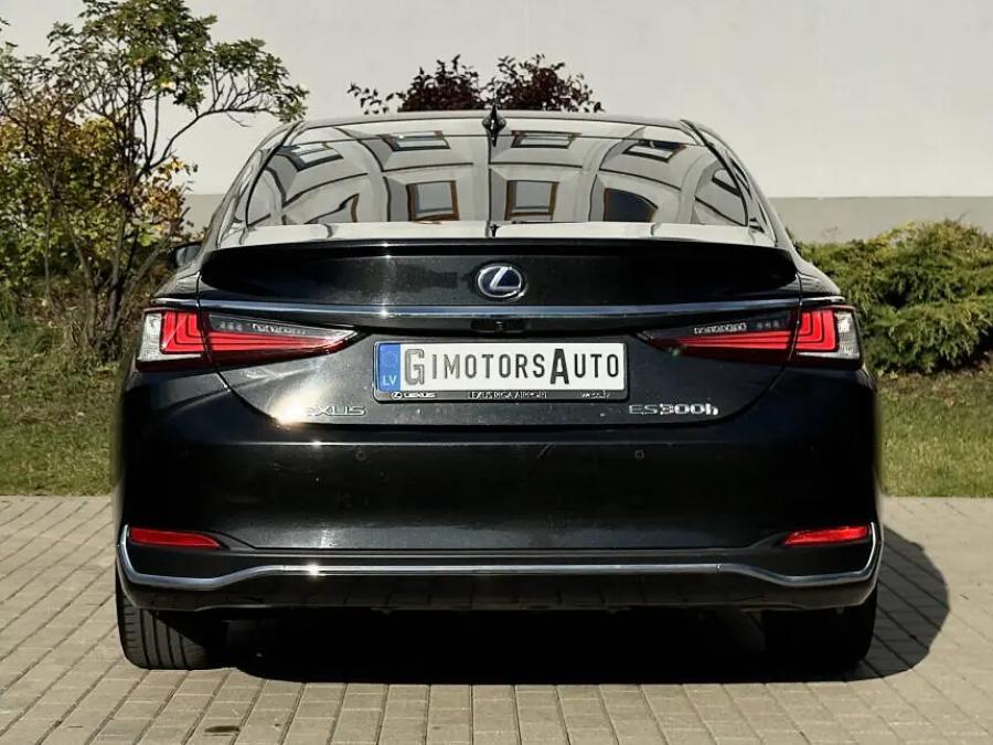 Melns Lexus ES 2020 Rīga, ar dzinēja tilpumu 2.50 L un nobraukumu 121 tūkst. km par 27590 €, foto 7 vietnē AUTOMOTO.COM.LV
