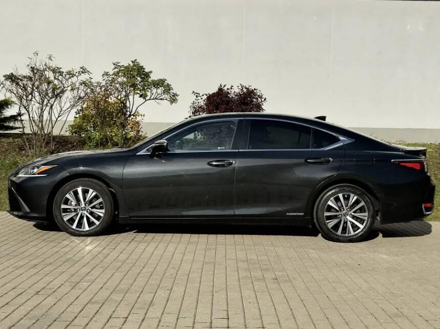 Melns Lexus ES 2020 Rīga, ar dzinēja tilpumu 2.50 L un nobraukumu 121 tūkst. km par 27590 €, foto 9 vietnē AUTOMOTO.COM.LV