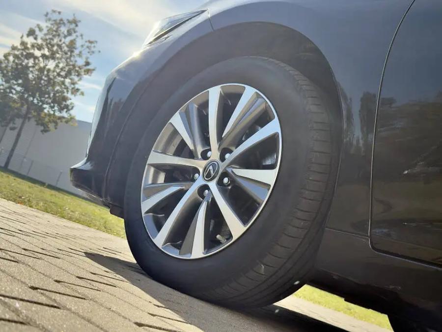 Melns Lexus ES 2020 Rīga, ar dzinēja tilpumu 2.50 L un nobraukumu 121 tūkst. km par 27590 €, foto 10 vietnē AUTOMOTO.COM.LV