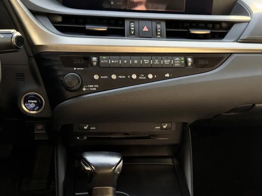 Melns Lexus ES 2020 Rīga, ar dzinēja tilpumu 2.50 L un nobraukumu 121 tūkst. km par 27590 €, foto 13 vietnē AUTOMOTO.COM.LV