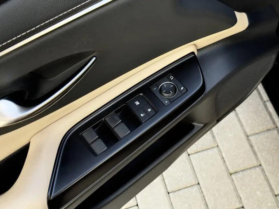 Melns Lexus ES 2020 Rīga, ar dzinēja tilpumu 2.50 L un nobraukumu 121 tūkst. km par 27590 €, foto 22 vietnē AUTOMOTO.COM.LV