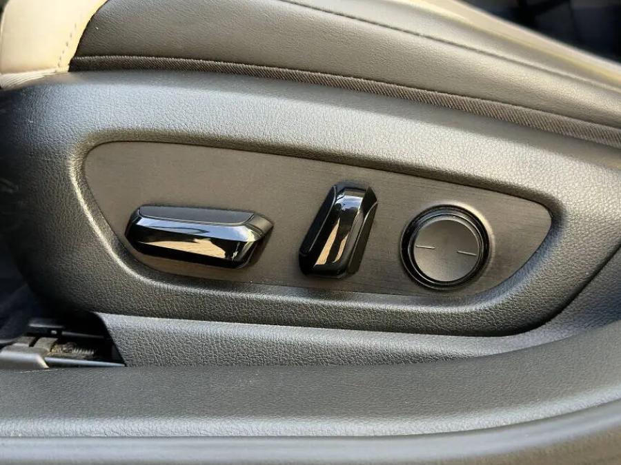 Melns Lexus ES 2020 Rīga, ar dzinēja tilpumu 2.50 L un nobraukumu 121 tūkst. km par 27590 €, foto 23 vietnē AUTOMOTO.COM.LV