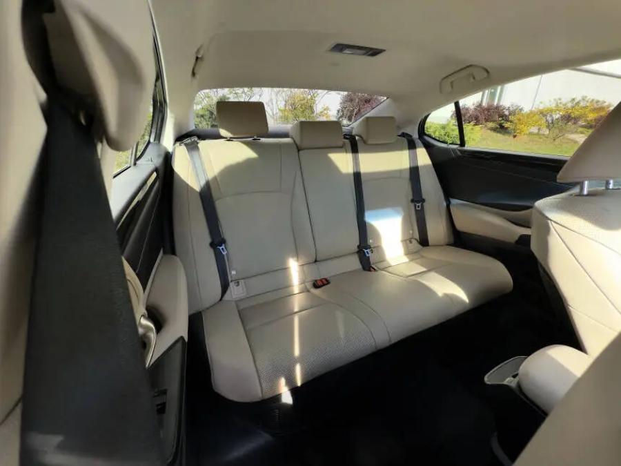 Melns Lexus ES 2020 Rīga, ar dzinēja tilpumu 2.50 L un nobraukumu 121 tūkst. km par 27590 €, foto 29 vietnē AUTOMOTO.COM.LV