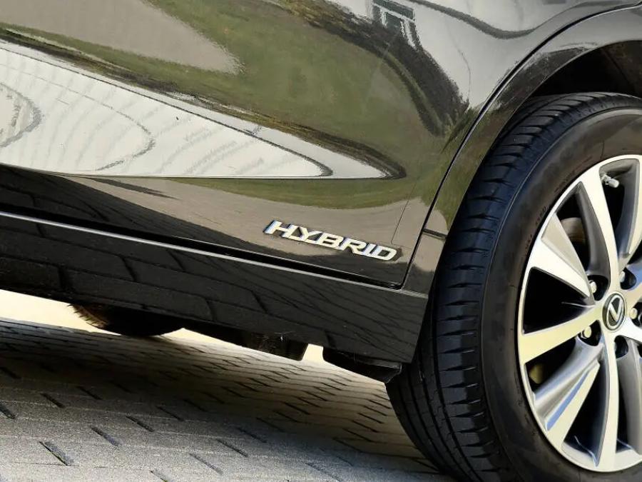 Melns Lexus ES 2020 Rīga, ar dzinēja tilpumu 2.50 L un nobraukumu 121 tūkst. km par 27590 €, foto 33 vietnē AUTOMOTO.COM.LV