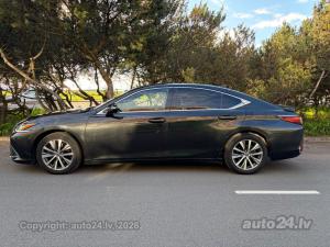 Melns Lexus ES 2020 Tallina, ar dzinēja tilpumu 2.50 L un nobraukumu 387 tūkst. km par 22000 €, foto 4 vietnē AUTOMOTO.COM.LV
