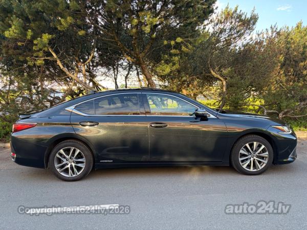 Black Lexus ES 2020 in Tallinn, with an engine capacity of 2.50 L and mileage of 387 thousand km for 22000 €, photo 5 on AUTOMOTO.COM.LV
