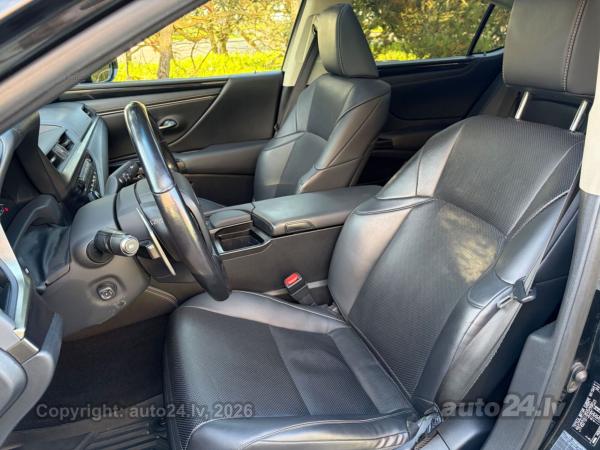 Black Lexus ES 2020 in Tallinn, with an engine capacity of 2.50 L and mileage of 387 thousand km for 22000 €, photo 10 on AUTOMOTO.COM.LV