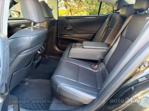 Melns Lexus ES 2020 Tallina, ar dzinēja tilpumu 2.50 L un nobraukumu 387 tūkst. km par 22000 €, foto 12 vietnē AUTOMOTO.COM.LV