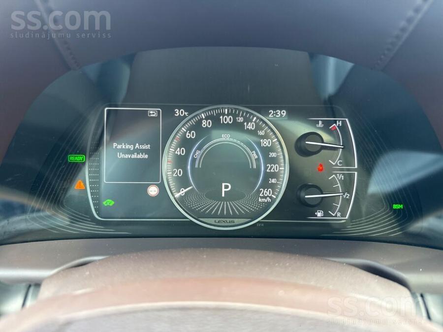 Black Lexus ES 2020 in Riga, with an engine capacity of 2.50 L and mileage of 178 thousand km for 25500 €, photo 14 on AUTOMOTO.COM.LV