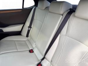 Black Lexus ES 2020 in Riga, with an engine capacity of 2.50 L and mileage of 178 thousand km for 25500 €, photo 20 on AUTOMOTO.COM.LV