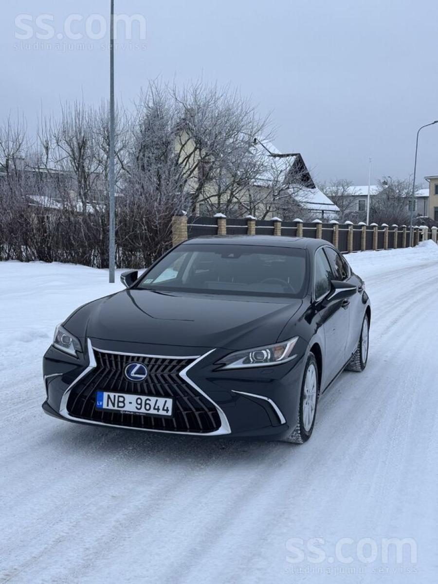 Black Lexus ES 2022 in Jurmala, with an engine capacity of 2.50 L and mileage of 58 thousand km for 35200 €, photo 1 on AUTOMOTO.COM.LV