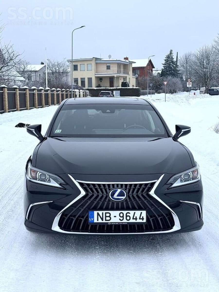 Black Lexus ES 2022 in Jurmala, with an engine capacity of 2.50 L and mileage of 58 thousand km for 35200 €, photo 3 on AUTOMOTO.COM.LV