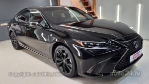 Black Lexus ES 2022 in Tallinn, with an engine capacity of 2.50 L and mileage of 42 thousand km for 41995 €, photo 4 on AUTOMOTO.COM.LV