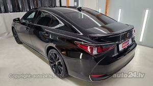 Black Lexus ES 2022 in Tallinn, with an engine capacity of 2.50 L and mileage of 42 thousand km for 41995 €, photo 5 on AUTOMOTO.COM.LV