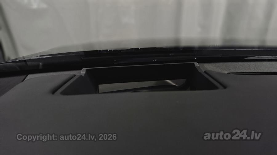 Black Lexus ES 2022 in Tallinn, with an engine capacity of 2.50 L and mileage of 42 thousand km for 41995 €, photo 24 on AUTOMOTO.COM.LV