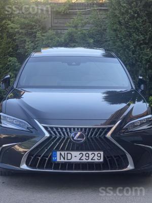Black Lexus ES 2022 in Riga, with an engine capacity of 2.50 L and mileage of 53 thousand km for 40910 €, photo 17 on AUTOMOTO.COM.LV