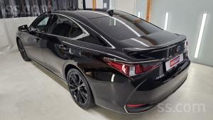 Melns Lexus ES 2022 Tallina, ar dzinēja tilpumu 2.50 L un nobraukumu 42 tūkst. km par 41995 €, foto 5 vietnē AUTOMOTO.COM.LV
