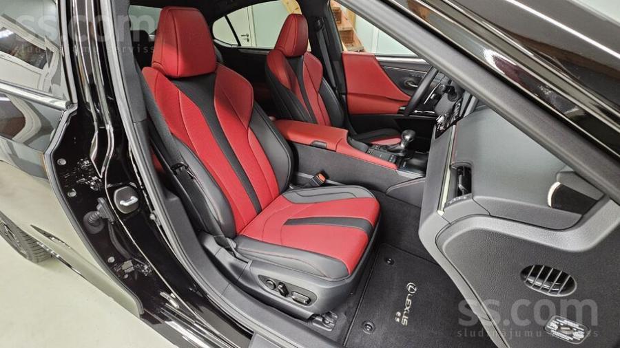Melns Lexus ES 2022 Tallina, ar dzinēja tilpumu 2.50 L un nobraukumu 42 tūkst. km par 41995 €, foto 10 vietnē AUTOMOTO.COM.LV