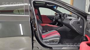 Melns Lexus ES 2022 Tallina, ar dzinēja tilpumu 2.50 L un nobraukumu 42 tūkst. km par 41995 €, foto 11 vietnē AUTOMOTO.COM.LV