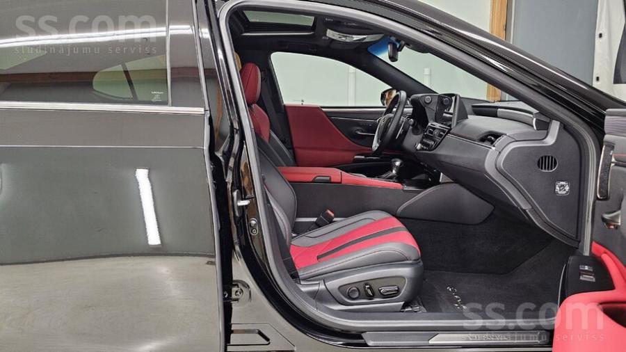 Melns Lexus ES 2022 Tallina, ar dzinēja tilpumu 2.50 L un nobraukumu 42 tūkst. km par 41995 €, foto 11 vietnē AUTOMOTO.COM.LV