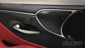 Melns Lexus ES 2022 Tallina, ar dzinēja tilpumu 2.50 L un nobraukumu 42 tūkst. km par 41995 €, foto 20 vietnē AUTOMOTO.COM.LV