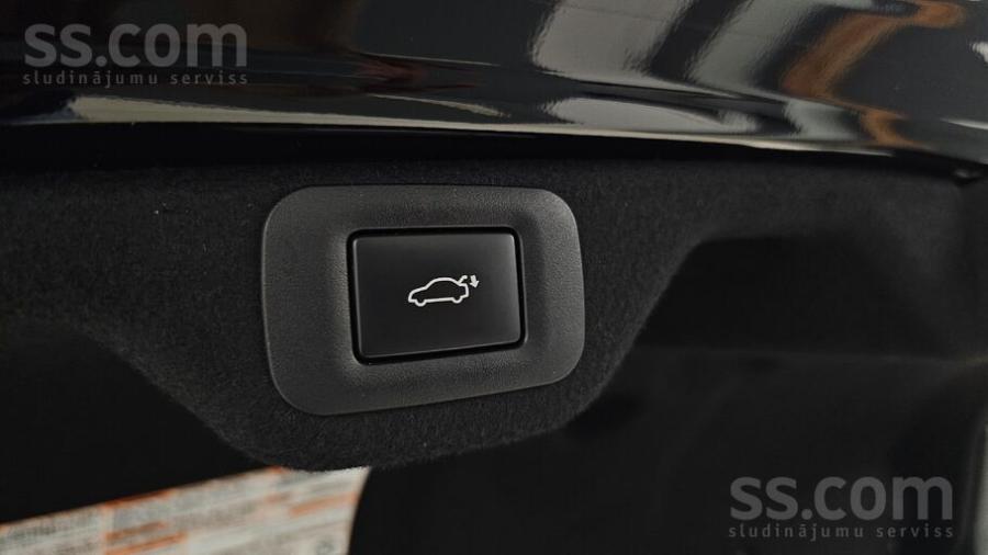 Melns Lexus ES 2022 Tallina, ar dzinēja tilpumu 2.50 L un nobraukumu 42 tūkst. km par 41995 €, foto 34 vietnē AUTOMOTO.COM.LV