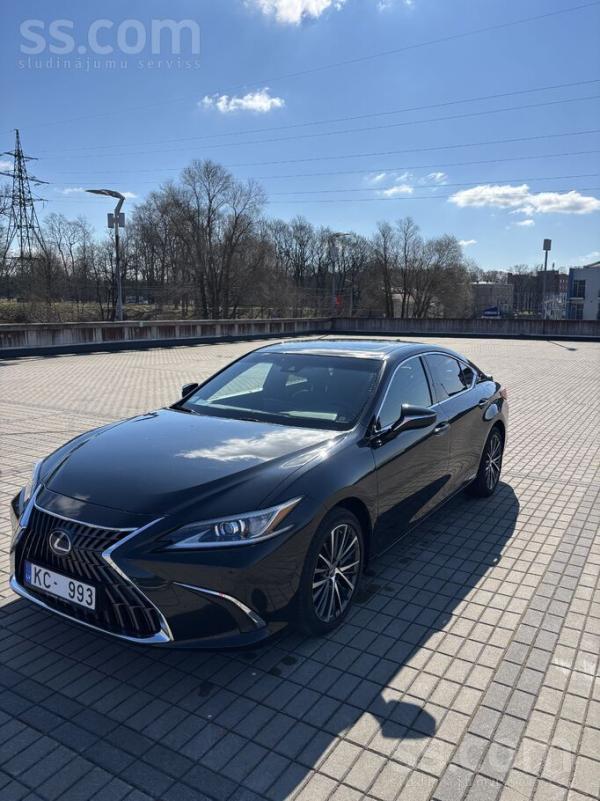 Melns Lexus ES 2022 Rīga, ar dzinēja tilpumu 2.50 L un nobraukumu 73 tūkst. km par 34900 €, foto 1 vietnē AUTOMOTO.COM.LV