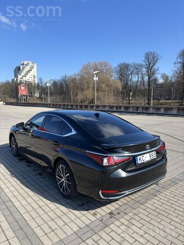 Черный Лексус ЕС 2022 в Рига, объемом двигателя 2.50 л и пробегом 73 тыс. км за 34900 €, фото 7 на AUTOMOTO.COM.LV