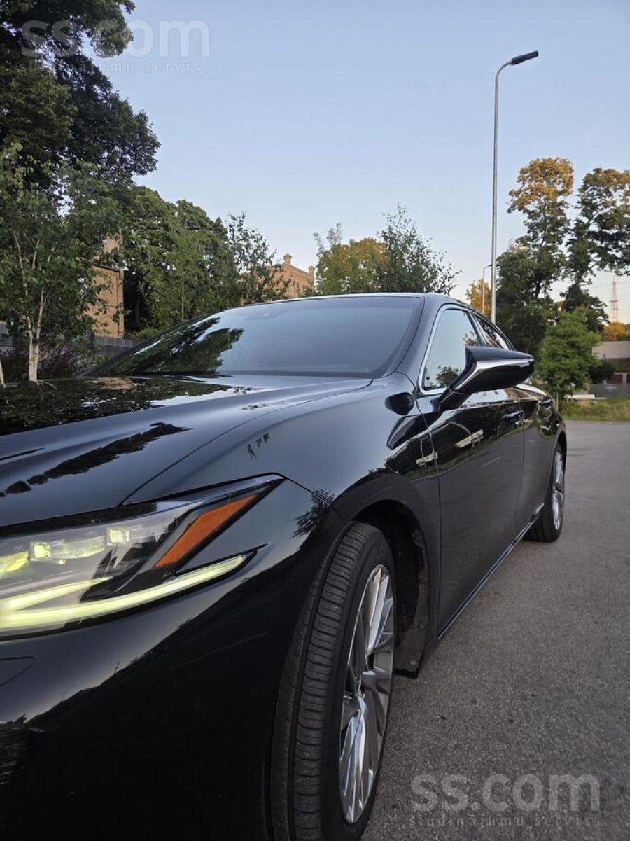 Melns Lexus ES 2022 Rīga, ar dzinēja tilpumu 2.50 L un nobraukumu 56 tūkst. km par 36900 €, foto 4 vietnē AUTOMOTO.COM.LV