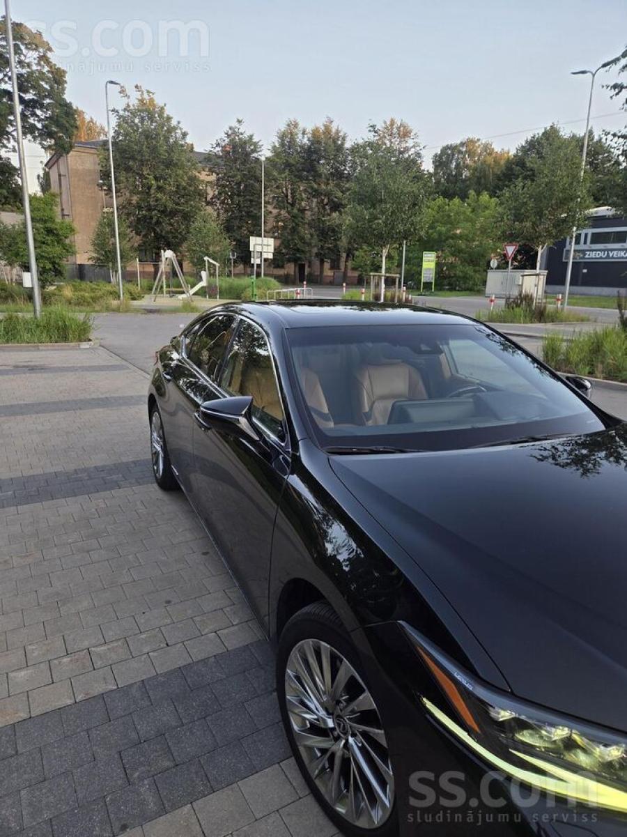 Melns Lexus ES 2022 Rīga, ar dzinēja tilpumu 2.50 L un nobraukumu 56 tūkst. km par 36900 €, foto 6 vietnē AUTOMOTO.COM.LV