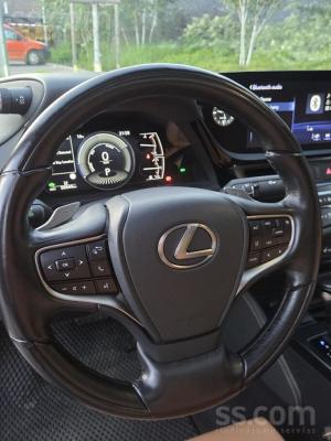 Melns Lexus ES 2022 Rīga, ar dzinēja tilpumu 2.50 L un nobraukumu 56 tūkst. km par 36900 €, foto 12 vietnē AUTOMOTO.COM.LV