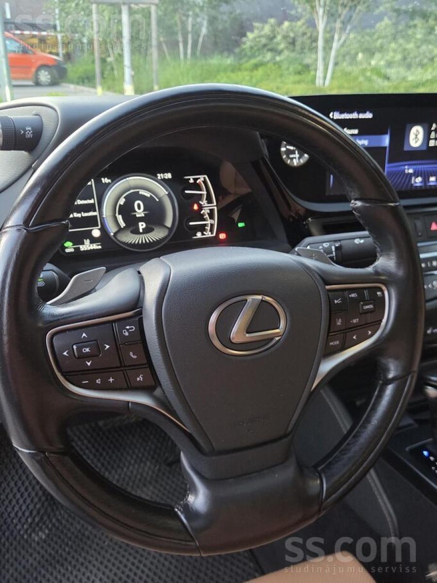 Melns Lexus ES 2022 Rīga, ar dzinēja tilpumu 2.50 L un nobraukumu 56 tūkst. km par 36900 €, foto 12 vietnē AUTOMOTO.COM.LV