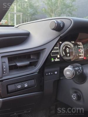 Melns Lexus ES 2022 Rīga, ar dzinēja tilpumu 2.50 L un nobraukumu 56 tūkst. km par 36900 €, foto 13 vietnē AUTOMOTO.COM.LV