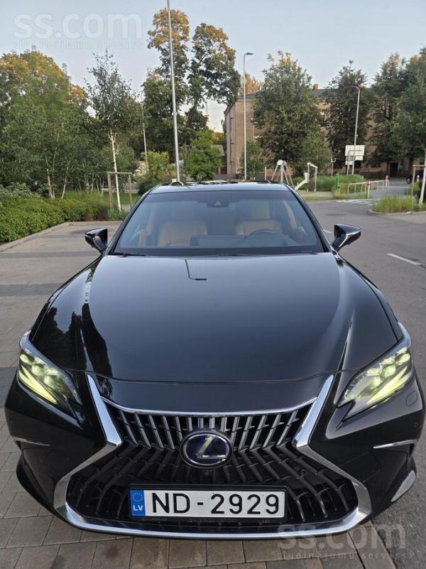 Melns Lexus ES 2022 Rīga, ar dzinēja tilpumu 2.50 L un nobraukumu 56 tūkst. km par 36900 €, foto 1 vietnē AUTOMOTO.COM.LV