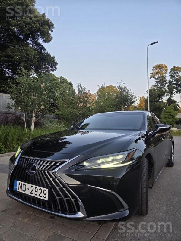 Melns Lexus ES 2022 Rīga, ar dzinēja tilpumu 2.50 L un nobraukumu 56 tūkst. km par 36900 €, foto 2 vietnē AUTOMOTO.COM.LV