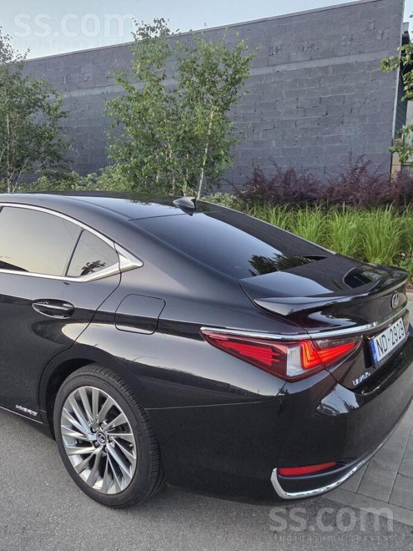 Melns Lexus ES 2022 Rīga, ar dzinēja tilpumu 2.50 L un nobraukumu 56 tūkst. km par 36900 €, foto 7 vietnē AUTOMOTO.COM.LV