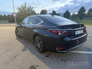 Melns Lexus ES 2022 Rīga, ar dzinēja tilpumu 2.50 L un nobraukumu 39 tūkst. km par 36800 €, foto 7 vietnē AUTOMOTO.COM.LV