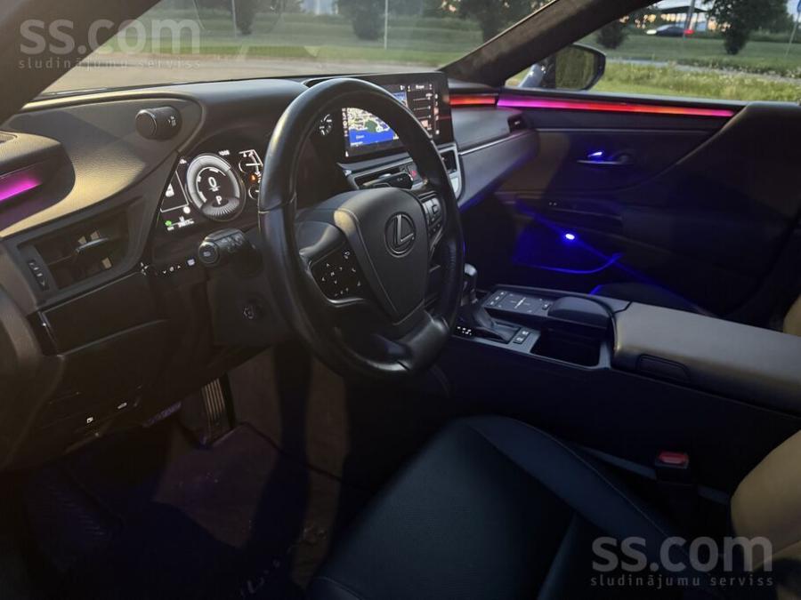 Melns Lexus ES 2022 Rīga, ar dzinēja tilpumu 2.50 L un nobraukumu 39 tūkst. km par 36800 €, foto 9 vietnē AUTOMOTO.COM.LV