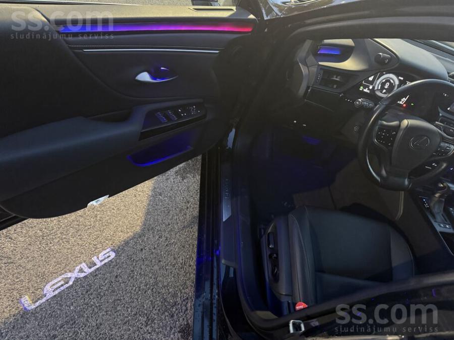 Melns Lexus ES 2022 Rīga, ar dzinēja tilpumu 2.50 L un nobraukumu 39 tūkst. km par 36800 €, foto 11 vietnē AUTOMOTO.COM.LV