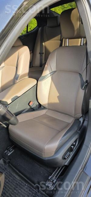 Melns Lexus ES 2022 Rīga, ar dzinēja tilpumu 2.50 L un nobraukumu 89 tūkst. km par 32300 €, foto 9 vietnē AUTOMOTO.COM.LV