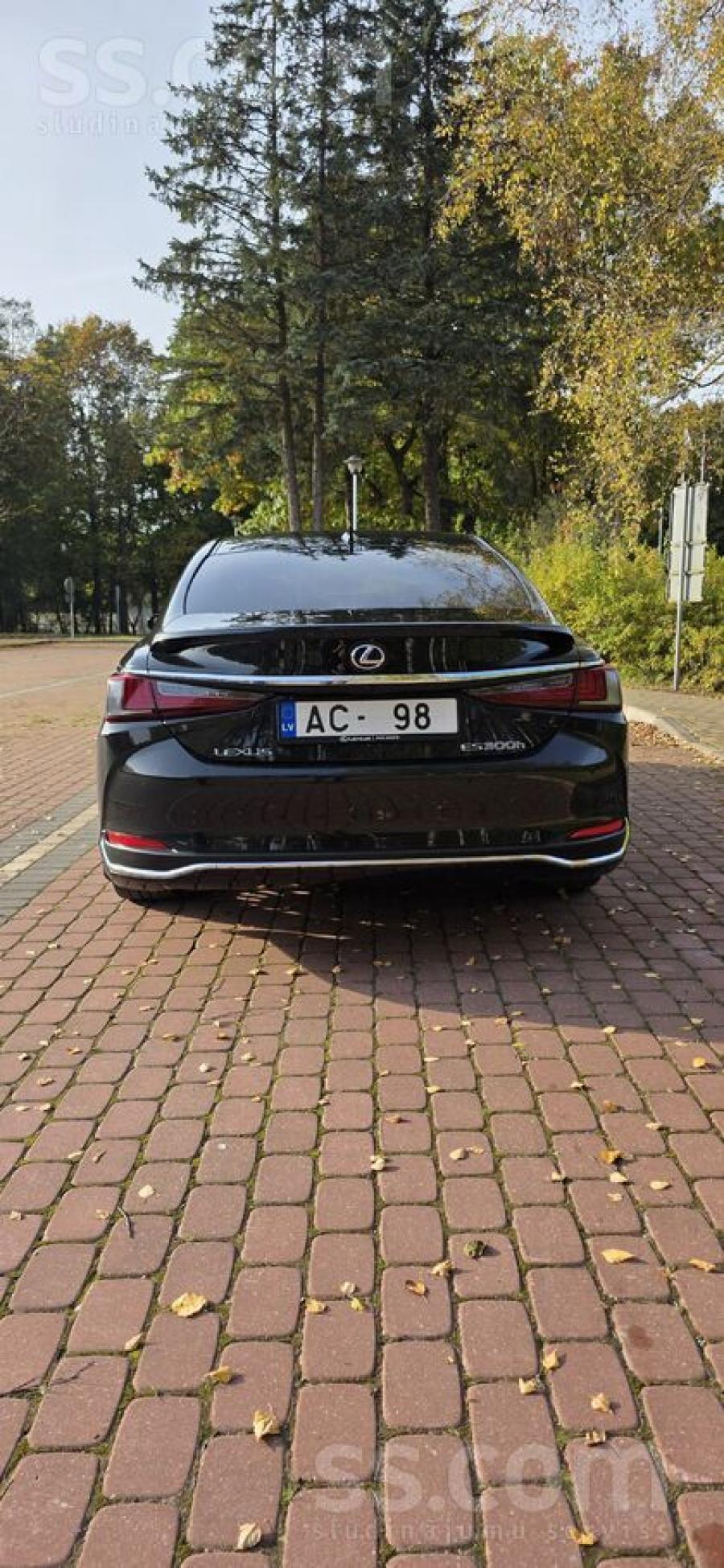 Melns Lexus ES 2022 Rīga, ar dzinēja tilpumu 2.50 L un nobraukumu 89 tūkst. km par 32300 €, foto 13 vietnē AUTOMOTO.COM.LV
