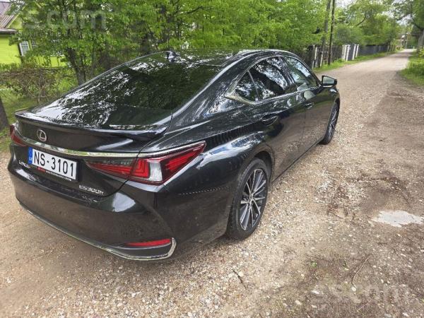 Melns Lexus ES 2023 Jūrmala, ar dzinēja tilpumu 2.50 L un nobraukumu 112 tūkst. km par 32999 €, foto 10 vietnē AUTOMOTO.COM.LV