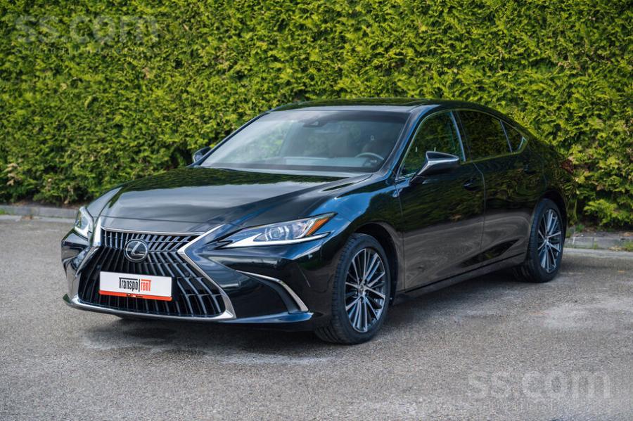 Melns Lexus ES 2024 Rīga, ar dzinēja tilpumu 2.50 L un nobraukumu 29 tūkst. km par 37400 €, foto 1 vietnē AUTOMOTO.COM.LV