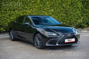 Melns Lexus ES 2024 Rīga, ar dzinēja tilpumu 2.50 L un nobraukumu 29 tūkst. km par 37400 €, foto 4 vietnē AUTOMOTO.COM.LV