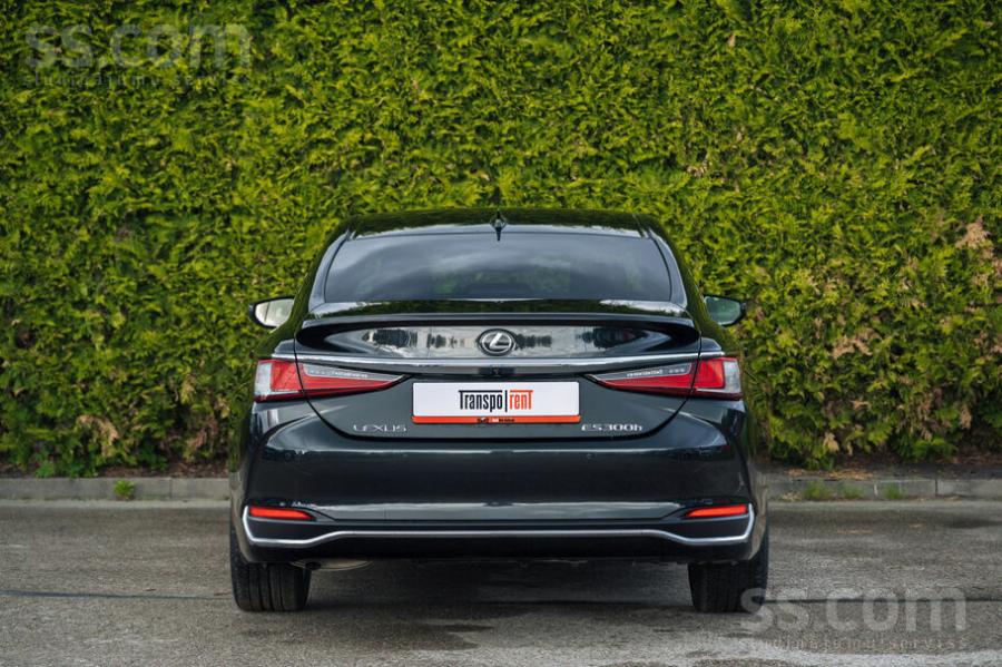 Melns Lexus ES 2024 Rīga, ar dzinēja tilpumu 2.50 L un nobraukumu 29 tūkst. km par 37400 €, foto 7 vietnē AUTOMOTO.COM.LV